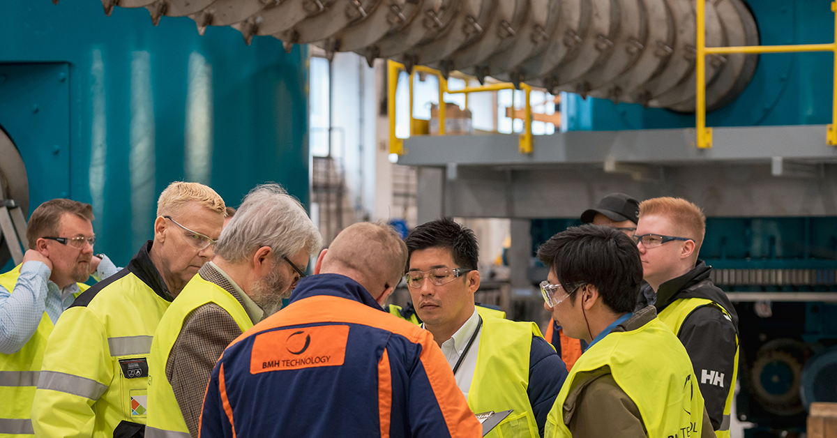 BMH Technology - Moritani inspects heavy-duty screw reclaimers prior to shipping